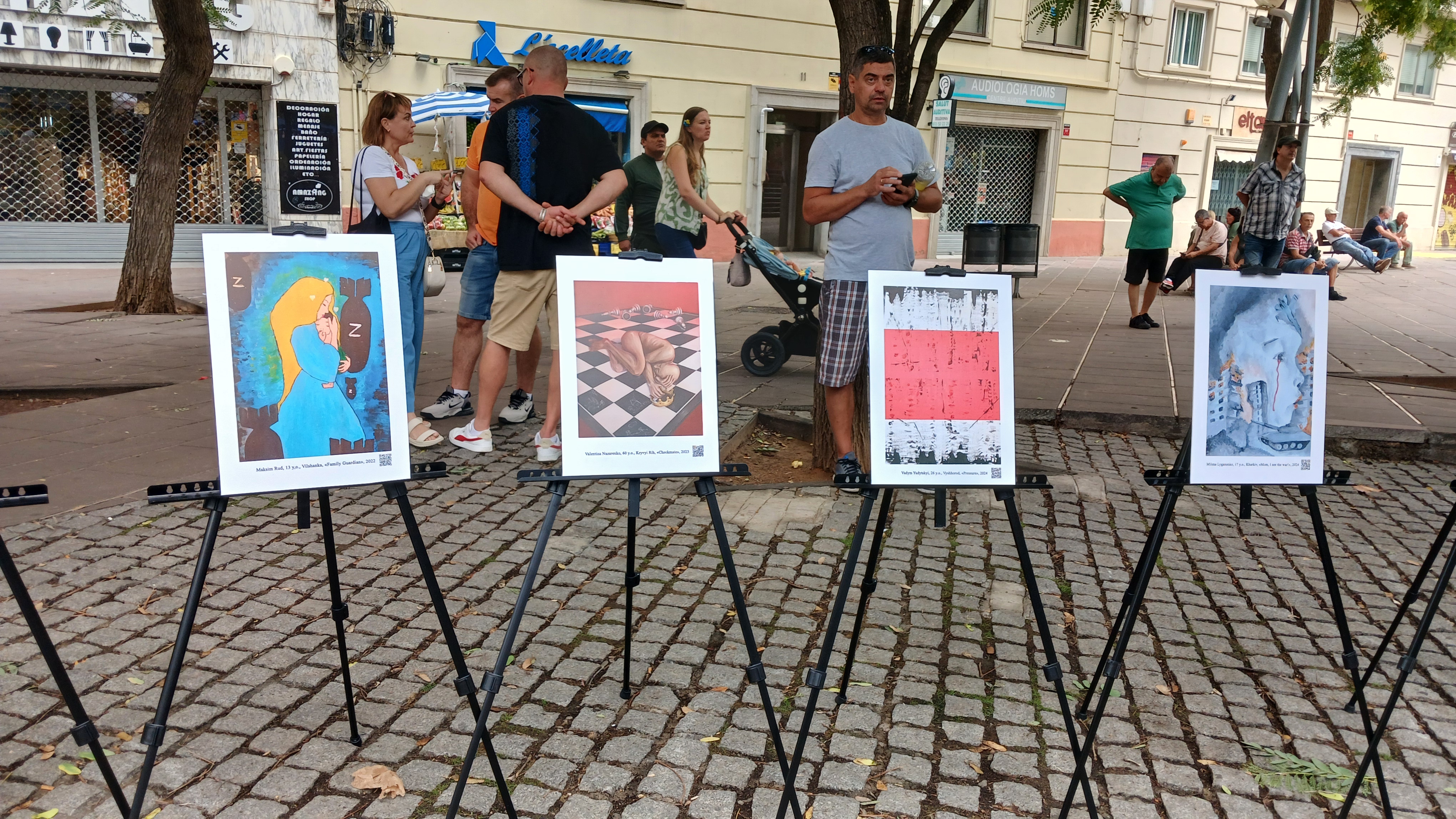 У Барселоні пройшла виставка "Покоління війни. Четвертий рік" | TrueUA