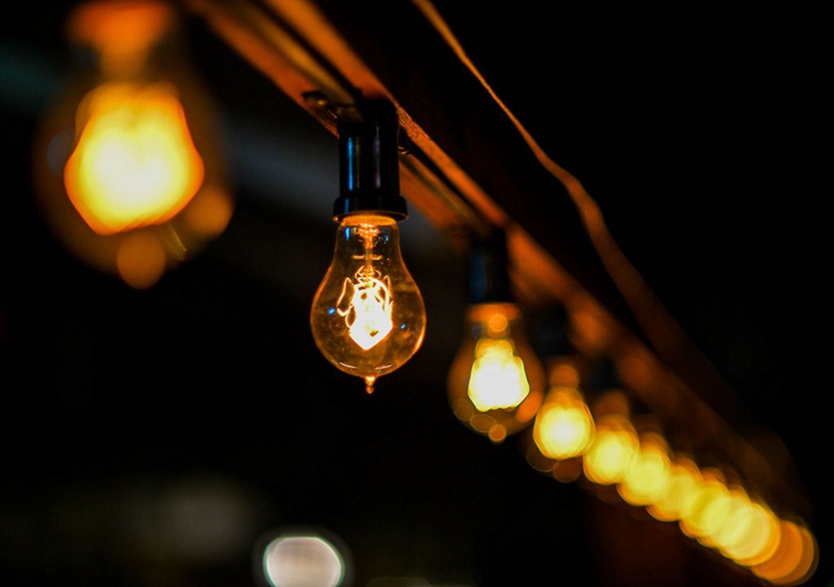 У неділю, 8 листопада, в Україні значно збільшать обмеження електроенергії | TrueUA