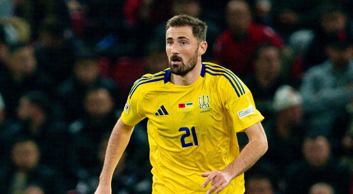 Під час ранкового удару по Києву згоріла автівка гравця збірної України. Новости Война-UKR.NET.